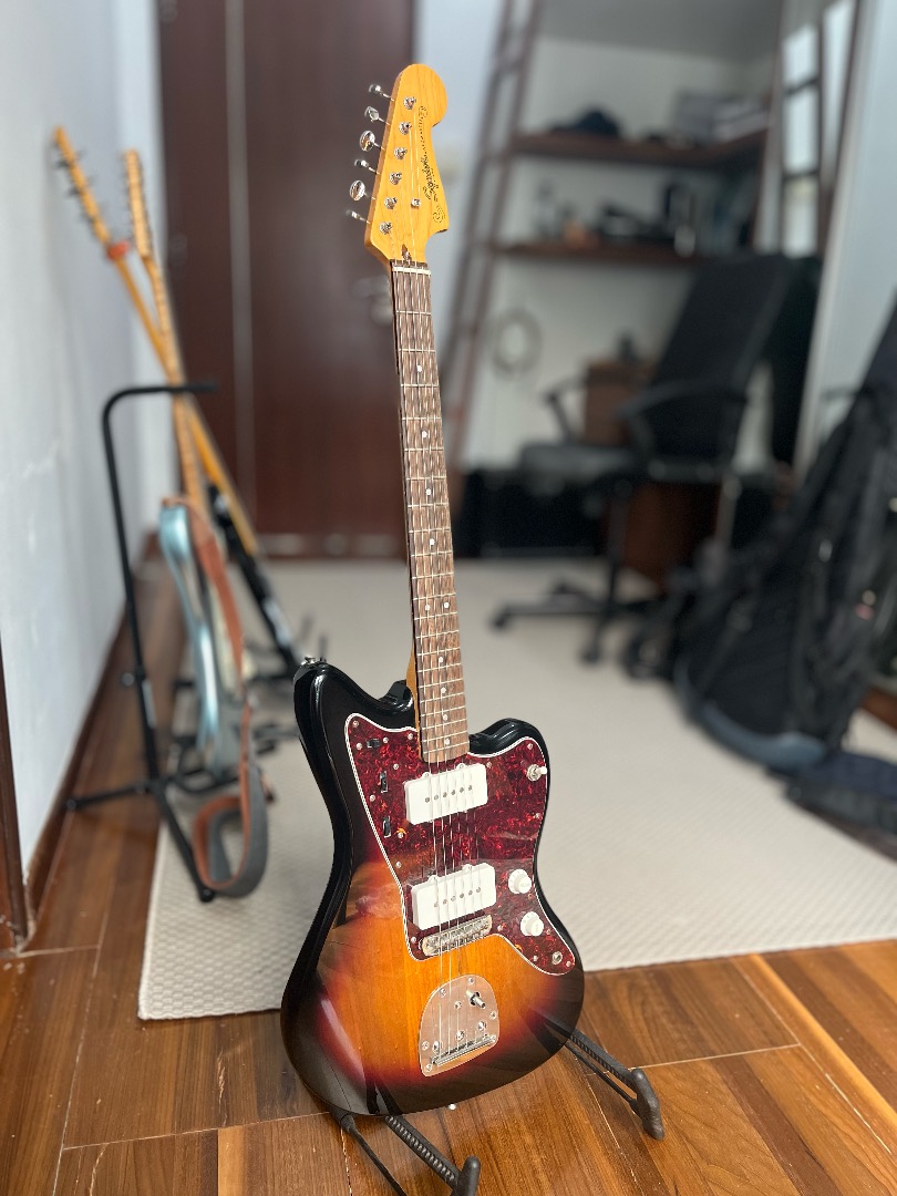 Baritone Squier Classic Vibe Jazzmaster, Hobbies & Toys, Music & Media ...