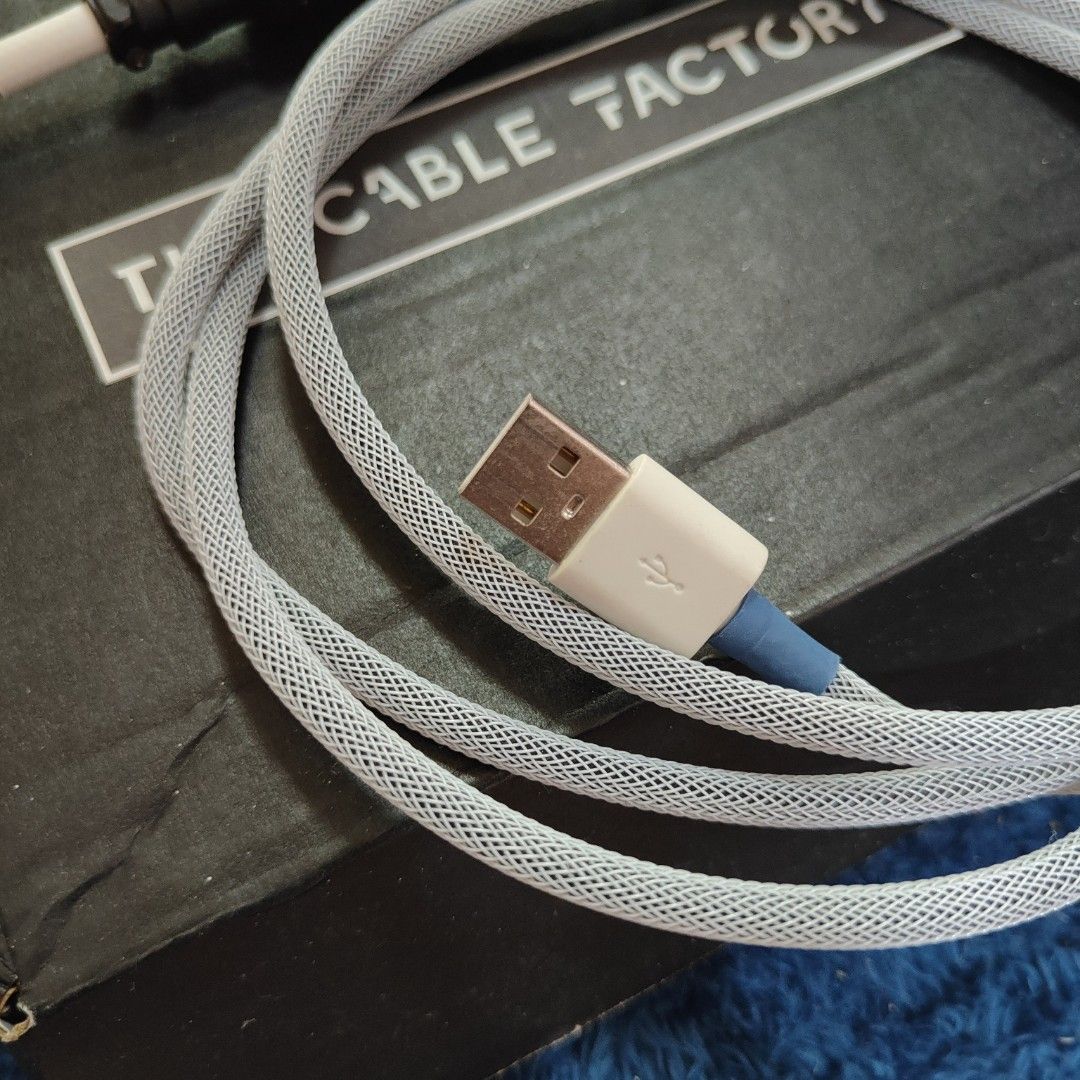 Cable Factory Braided Cable (Oreo), Computers & Tech, Parts ...