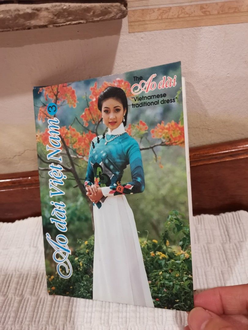Cards - Vietnamese traditional dress, Hobbies & Toys, Stationery ...