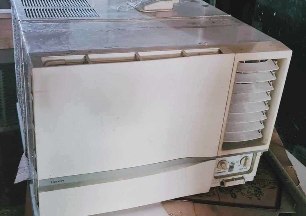 Carrier Aircon window type, TV & Home Appliances, Air Conditioning and ...