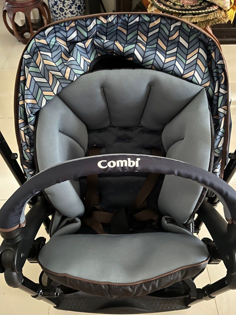 Combi Sugocal Compact, Babies & Kids, Going Out, Strollers on Carousell