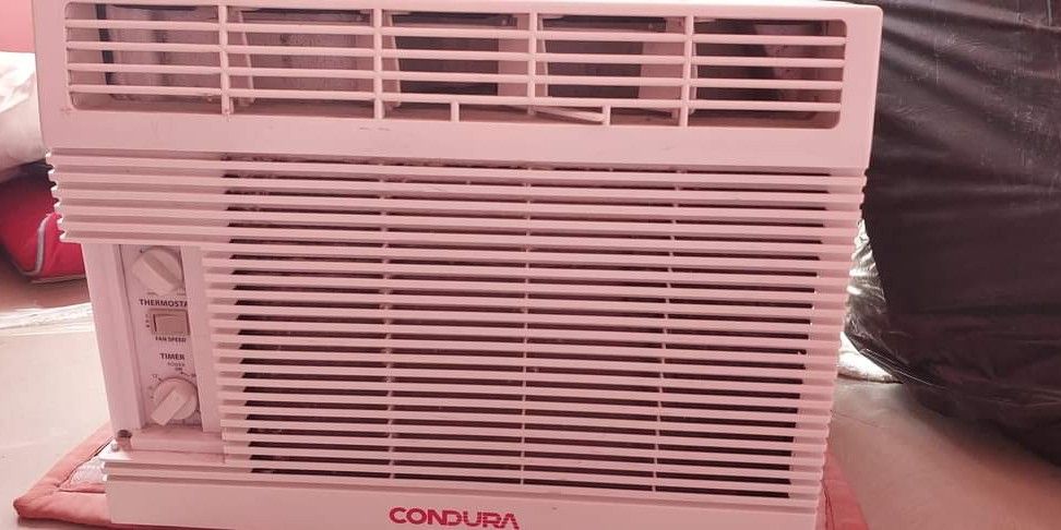 Condura .5hp windowtype aircon, TV & Home Appliances, Air Conditioning ...