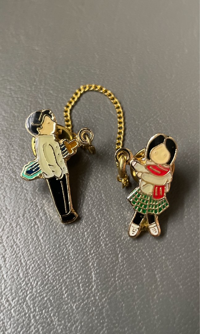 Couple pin, Hobbies & Toys, Memorabilia & Collectibles, Vintage ...