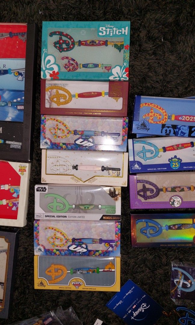 Disney collectors collectible Keys, Hobbies & Toys, Toys & Games on ...