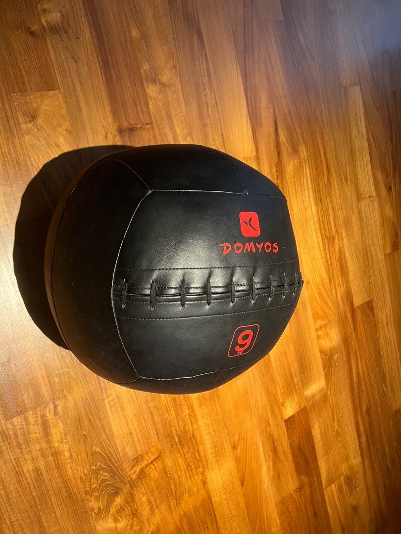 Domyos 9kg weighted ball, Sports Equipment, Exercise & Fitness, Weights ...
