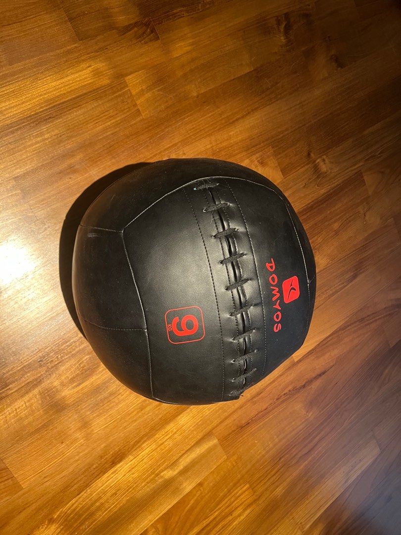 Domyos 9kg weighted ball, Sports Equipment, Exercise & Fitness, Weights ...