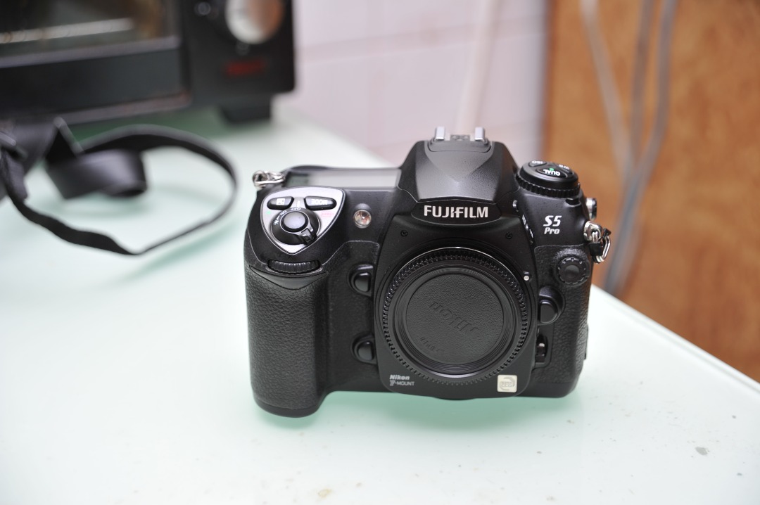 Fujifilm S5 Pro DSLR Camera., Photography, Cameras on Carousell