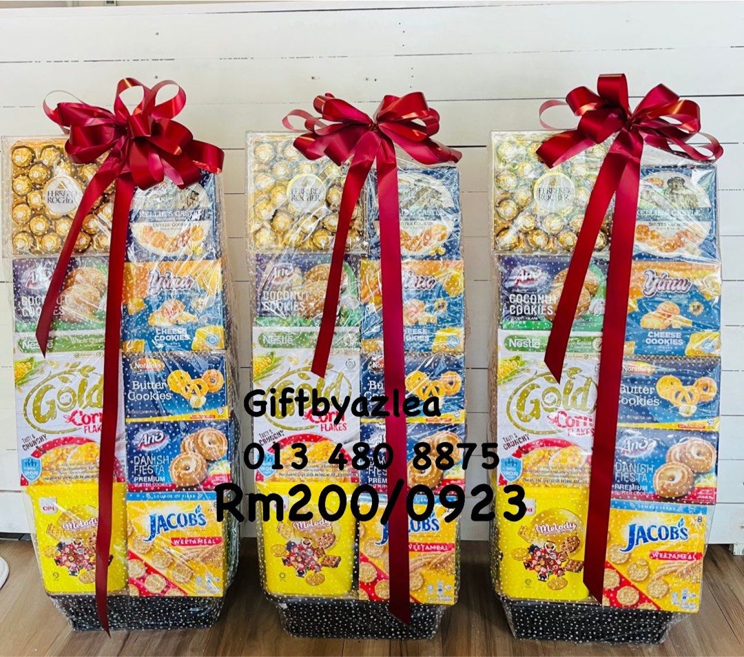 Hamper makanan dan ferrero rocher besar, Food & Drinks, Gift Baskets ...
