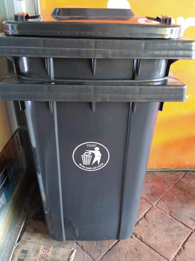 INDUSTRIAL TRASH BIN, Furniture & Home Living, Cleaning & Homecare ...