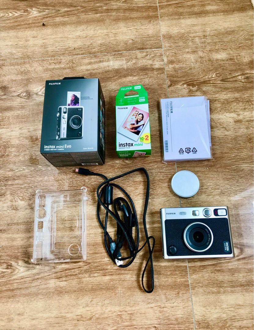 INSTAX MINI EVO-GOOD AS NEW, Photography, Cameras on Carousell