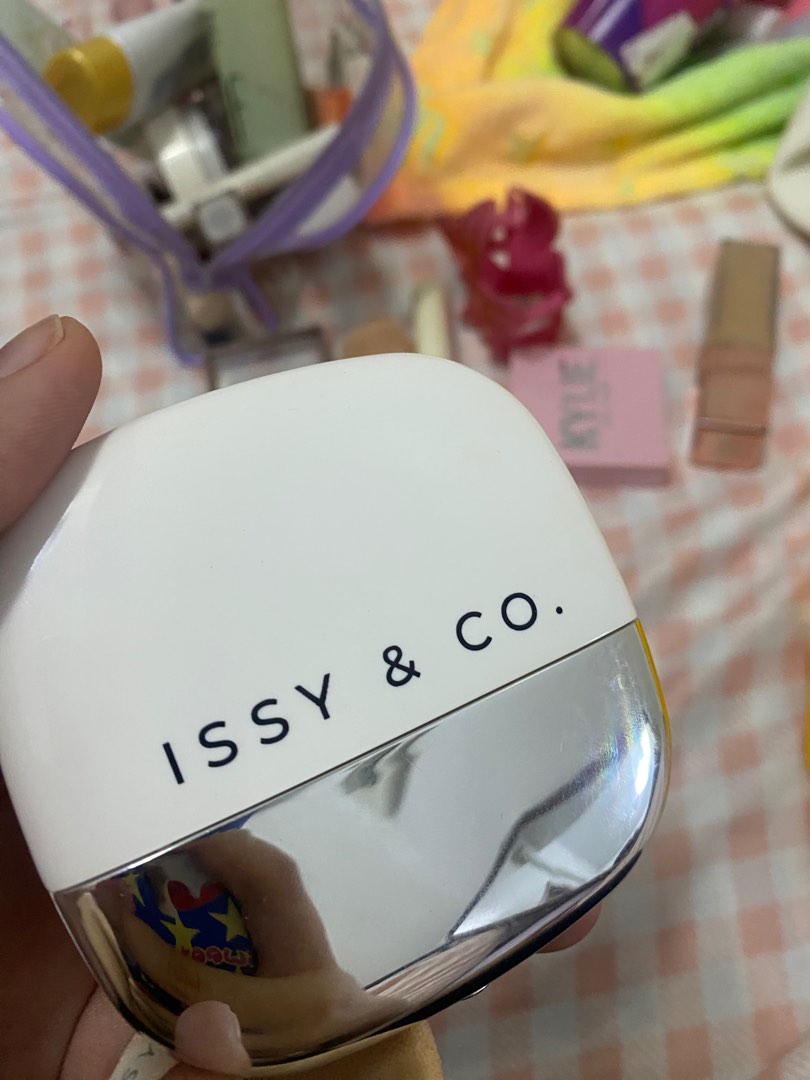Issy & co true flex powder fawn, Beauty & Personal Care, Face, Makeup ...