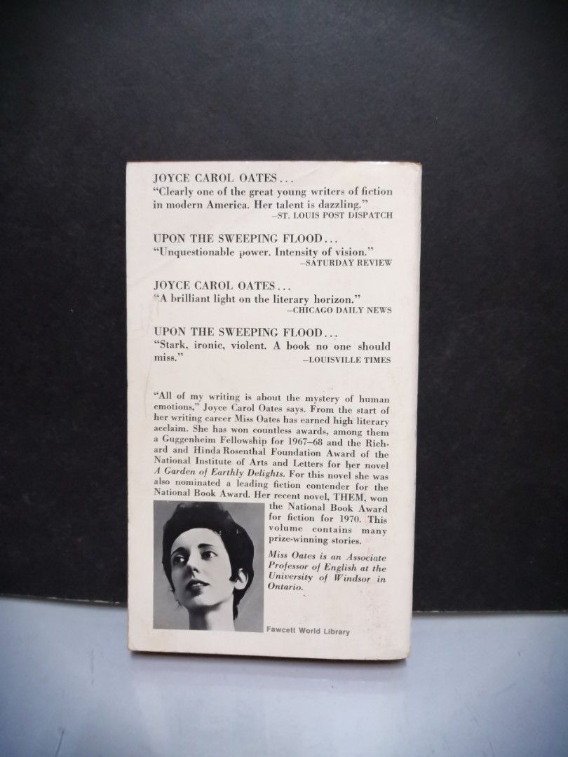 Joyce Carol Oates - Upon the Sweeping Flood and Other Stories - vintage ...