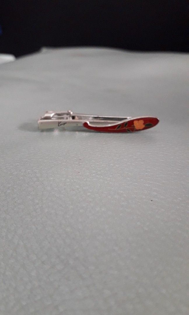 kenzo tie clip pin authentic, Barang Mewah, Aksesoris di Carousell