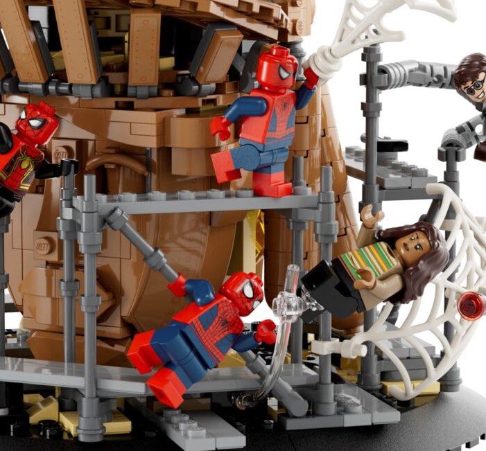 LEGO - Spiderman Minifigure (Tobey & Andrew), Hobbies & Toys, Toys ...