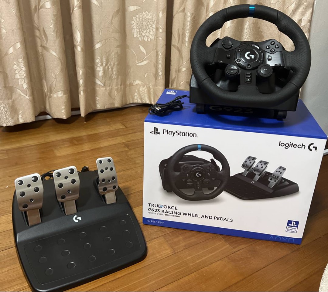 Logitech G923 Racing Wheel and Pedals with TRUEFORCE Force Feedback ...