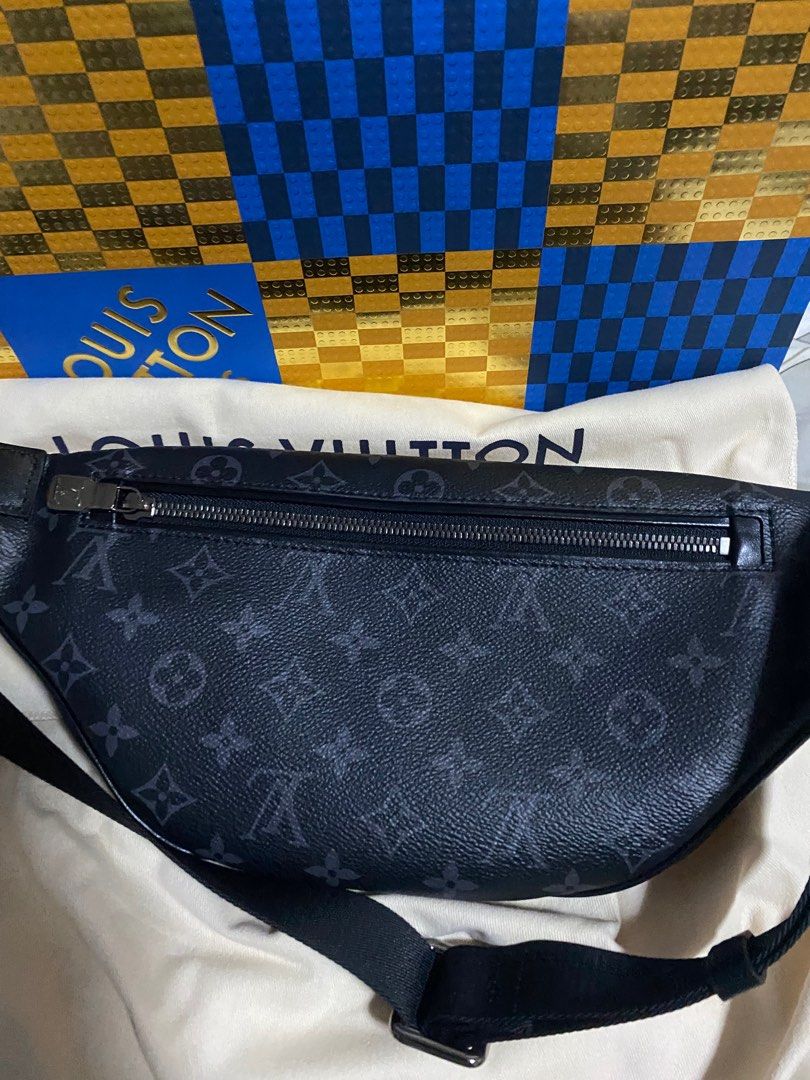 Louis Vuitton LV Discovery Bum Bag, Men's Fashion, Bags, Sling Bags on Carousell