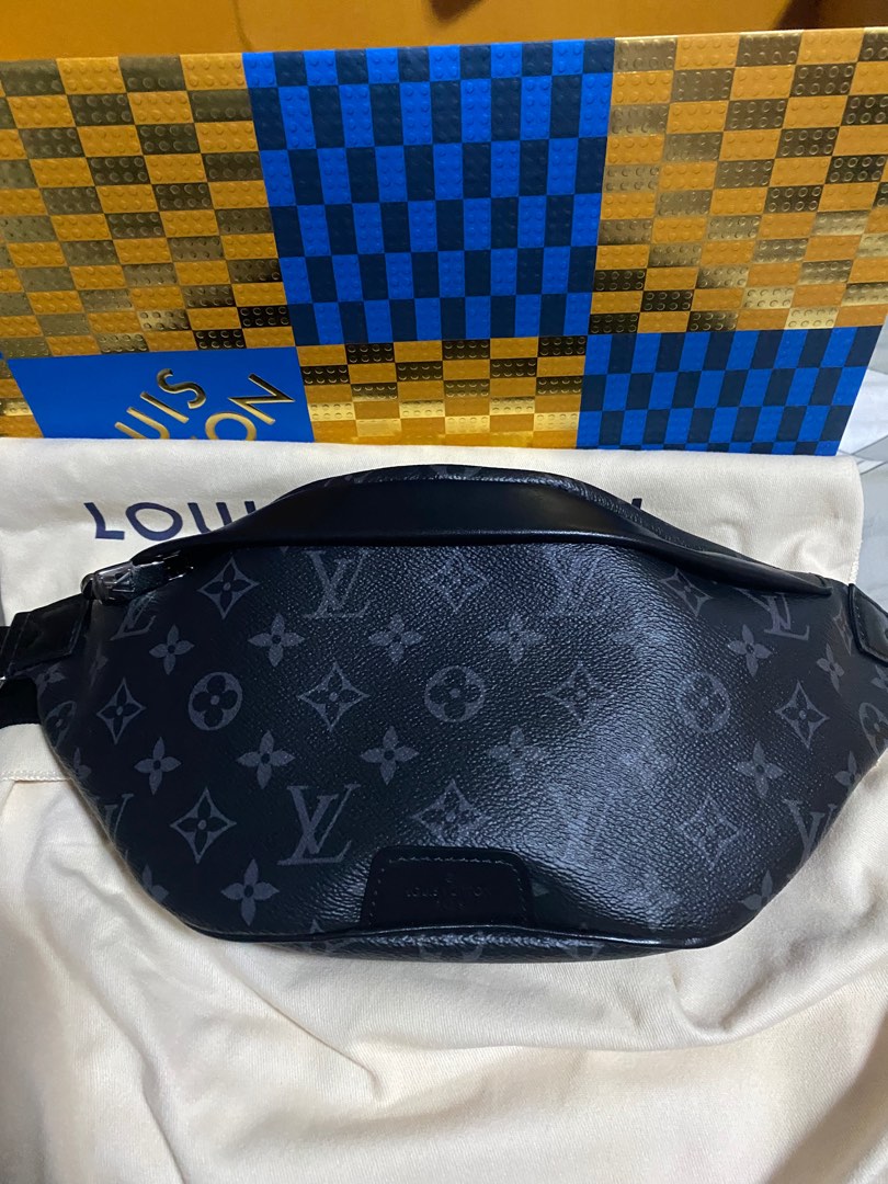 Louis Vuitton LV Discovery Bum Bag, Men's Fashion, Bags, Sling Bags on Carousell