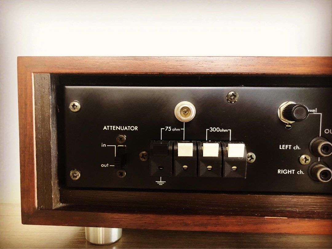 Luxman T-110 Solid State FM Stereo Tuner, Audio, Soundbars, Speakers & Amplifiers on Carousell