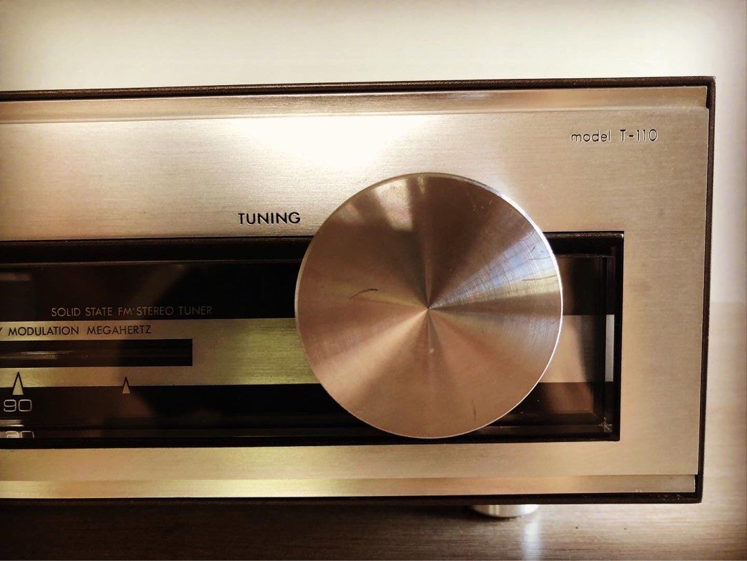 Luxman T-110 Solid State FM Stereo Tuner, Audio, Soundbars, Speakers & Amplifiers on Carousell