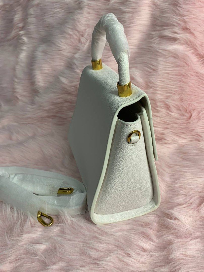 Mall pull out bag, Women's Fashion, Bags & Wallets, Shoulder Bags on ...