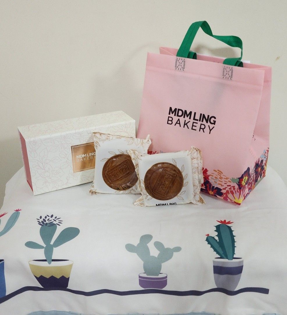 Mdm Ling Halal Mooncake, Food & Drinks, Fresh Produce on Carousell