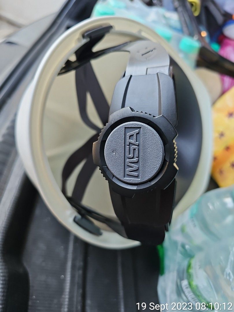 MSA V Guard safety helmet or hard hat, Everything Else on Carousell