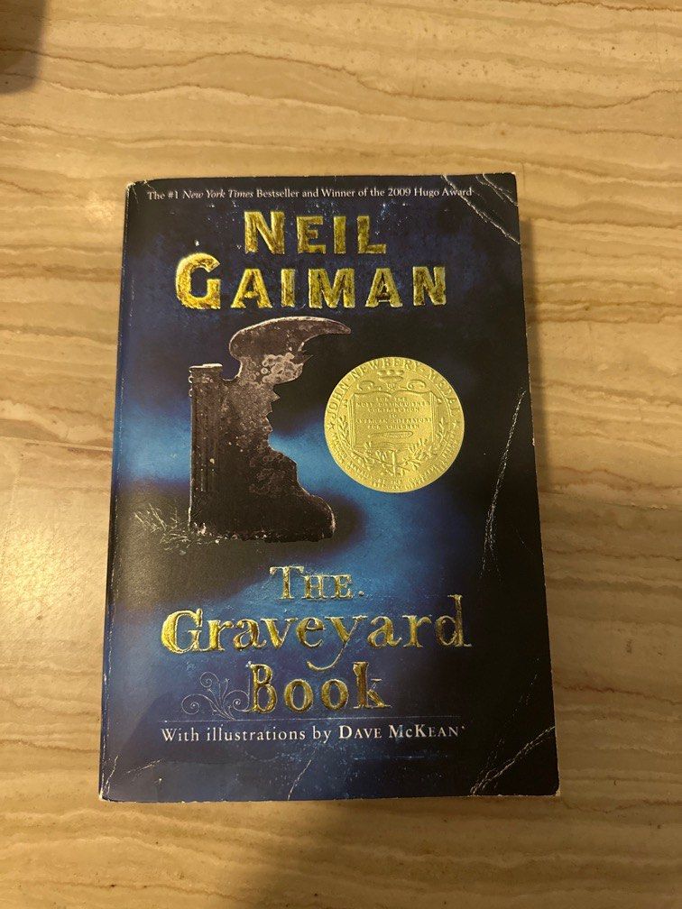 Neil Gaiman - The Graveyard Book, Hobbies & Toys, Books & Magazines ...