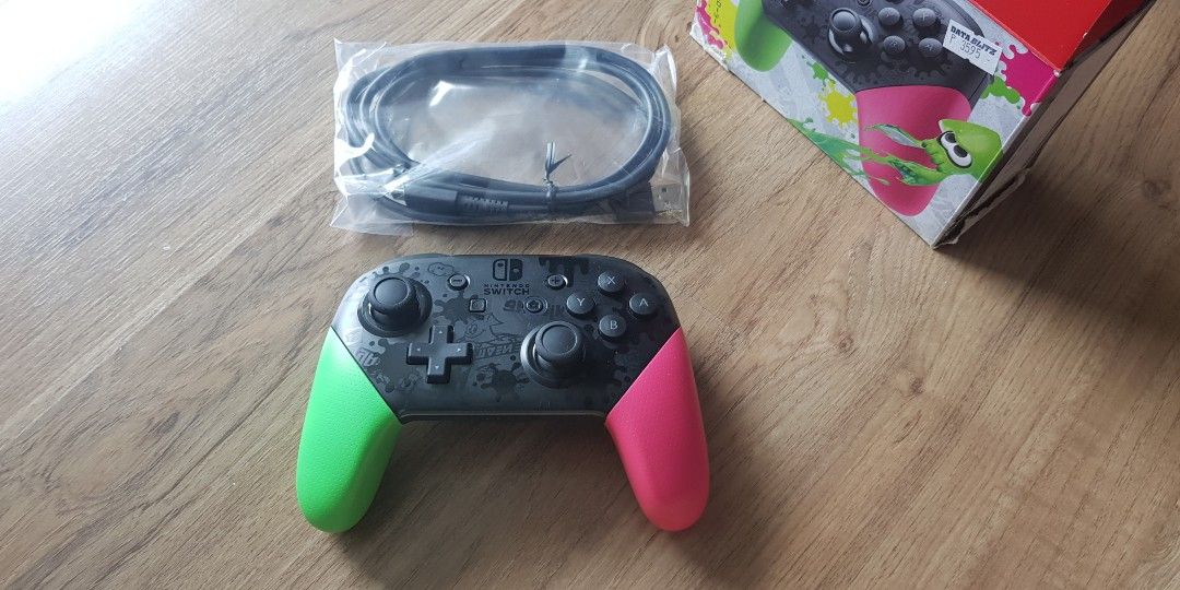 Nintendo Switch Pro Controller Splatoon Edition, Video Gaming, Gaming ...