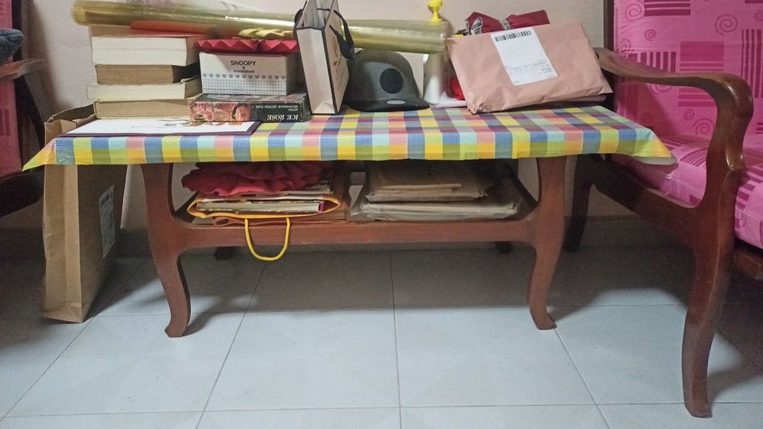 Round table, Furniture & Home Living, Furniture, Tables & Sets on Carousell