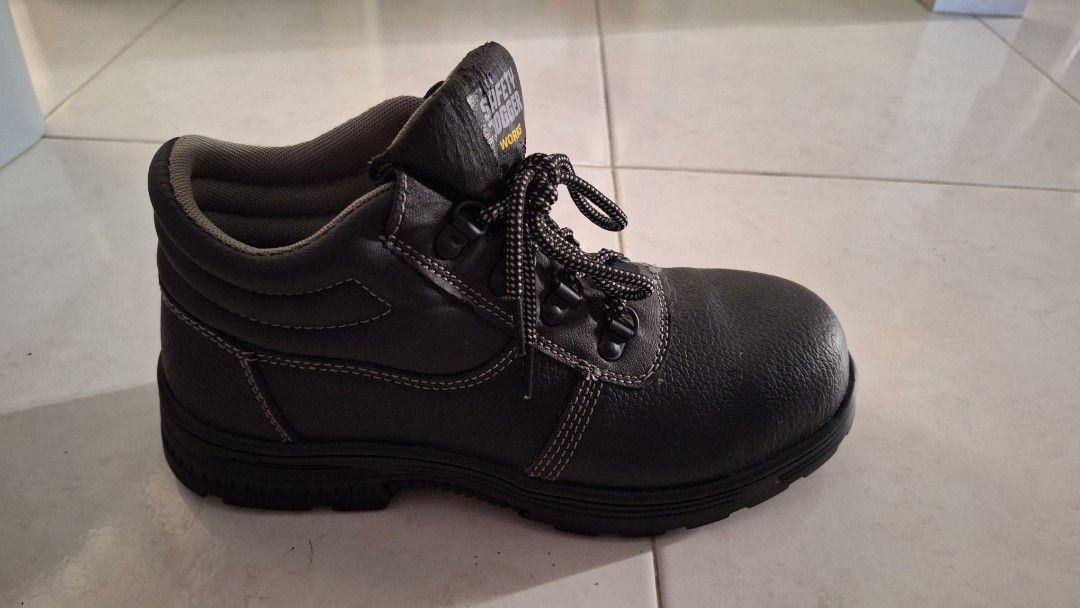 Safety Jogger Labor Boots, Men's Fashion, Footwear, Boots on Carousell