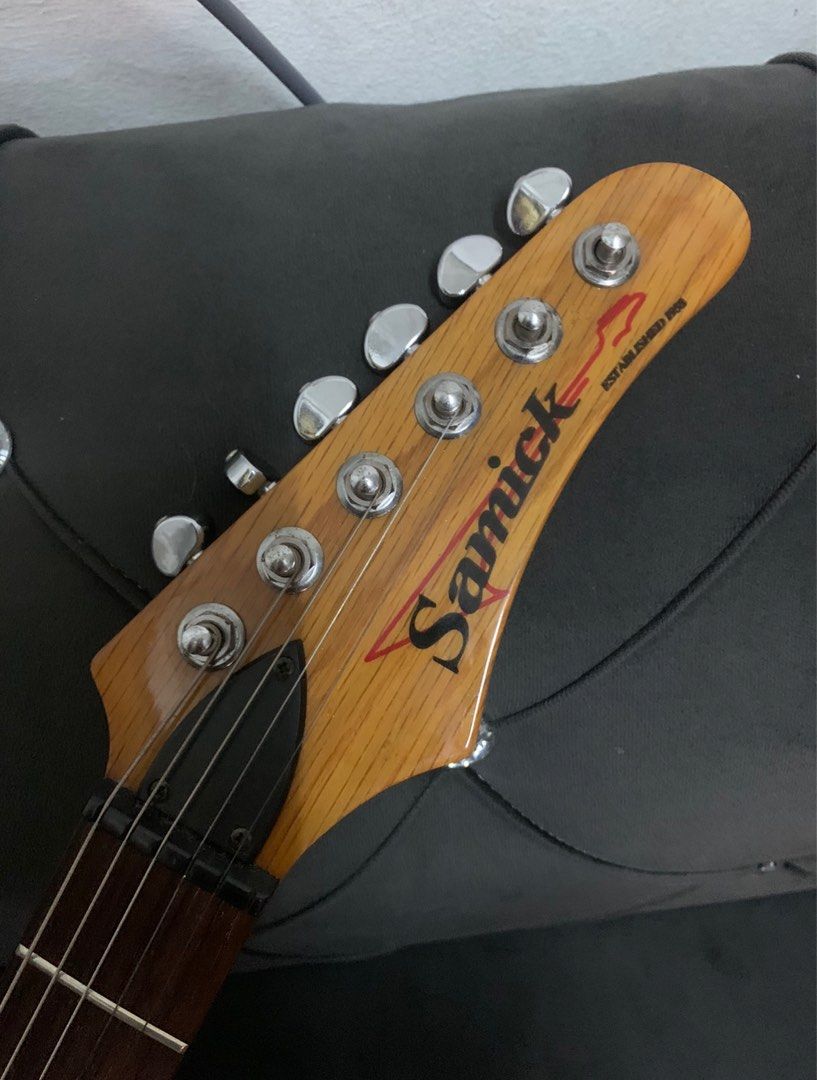 SAMICK LK-45A /TWR Electric guitar, Hobbies & Toys, Music & Media, Musical Instruments on Carousell