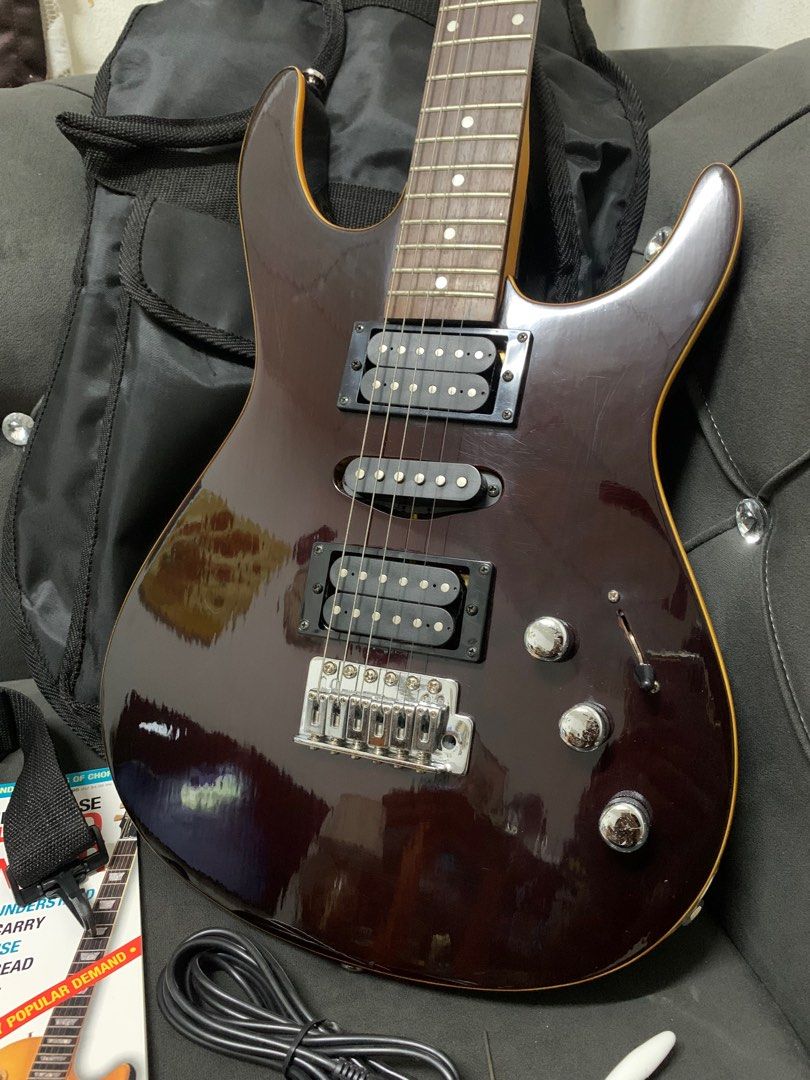 SAMICK LK-45A /TWR Electric guitar, Hobbies & Toys, Music & Media, Musical Instruments on Carousell
