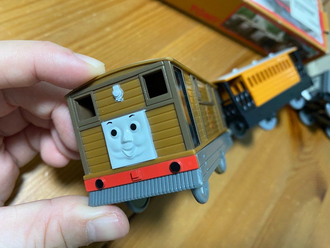Thomas & Friends Carriages, Hobbies & Toys, Toys & Games on Carousell