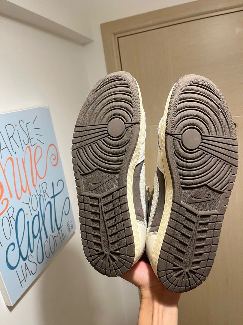 Travis Scott aj 1 low, 男裝, 鞋, 波鞋 - Carousell