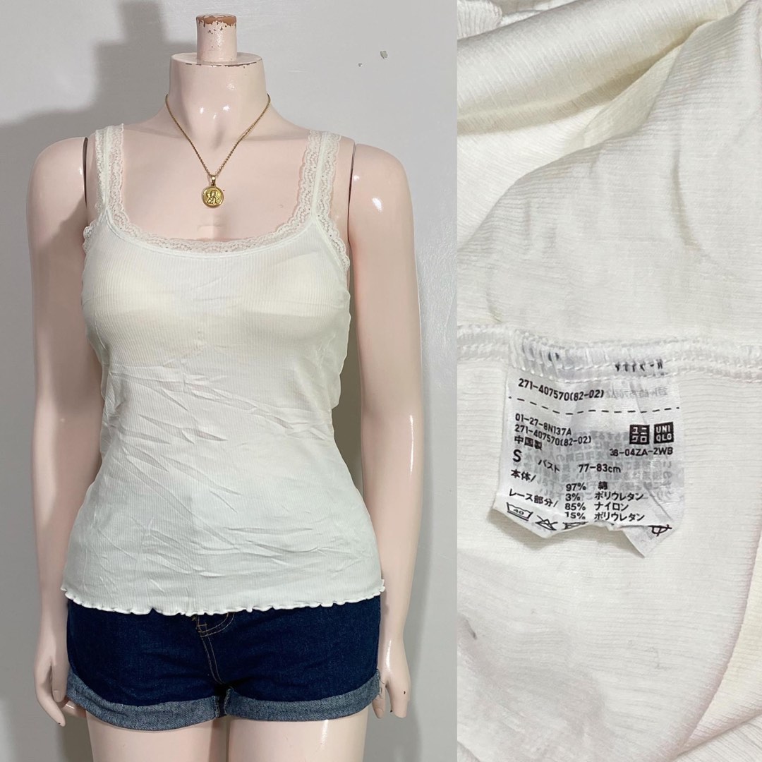 Uniqlo sando padded, Women's Fashion, Tops, Sleeveless on Carousell