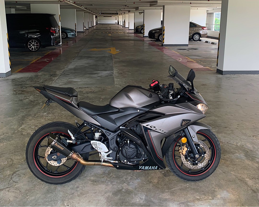 Yamaha r25 V1 2017, Motorbikes on Carousell