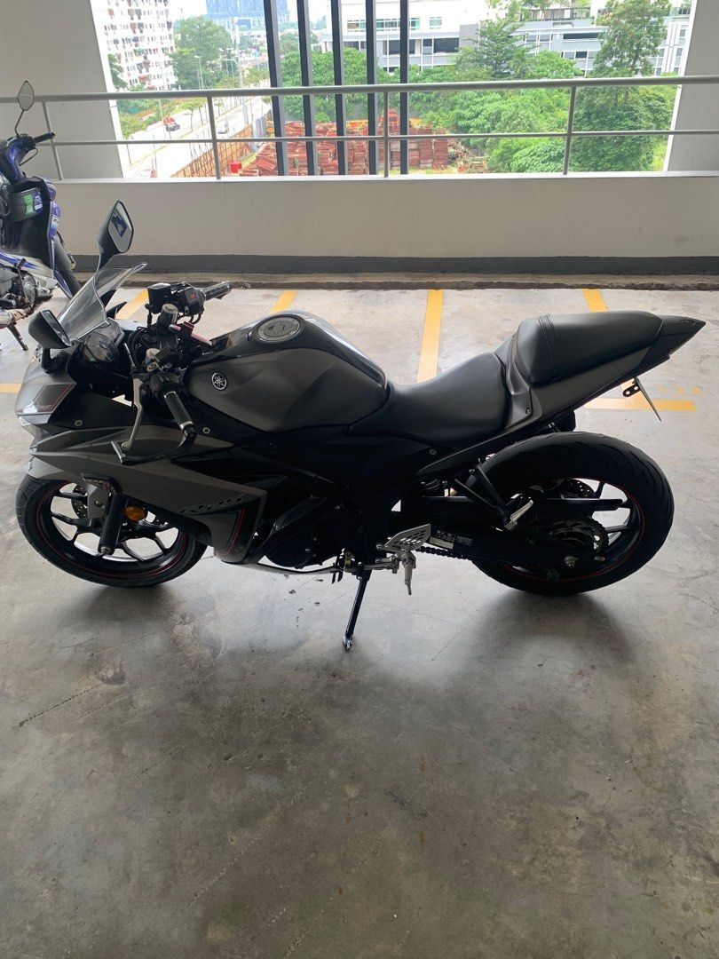 Yamaha r25 V1 2017, Motorbikes on Carousell
