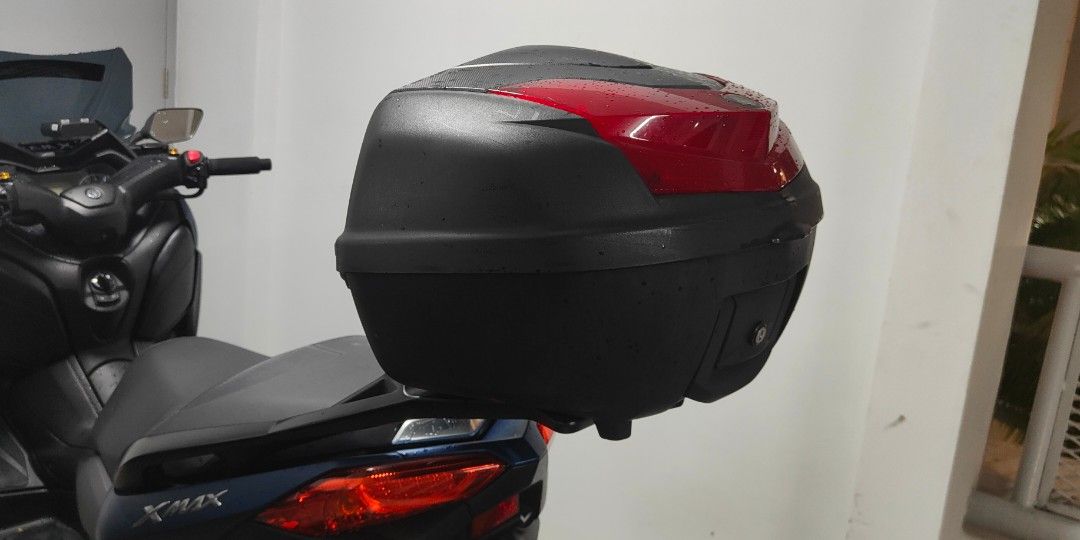 Yamaha XMax Ori rack and box, Motorcycles, Motorcycle Accessories on ...
