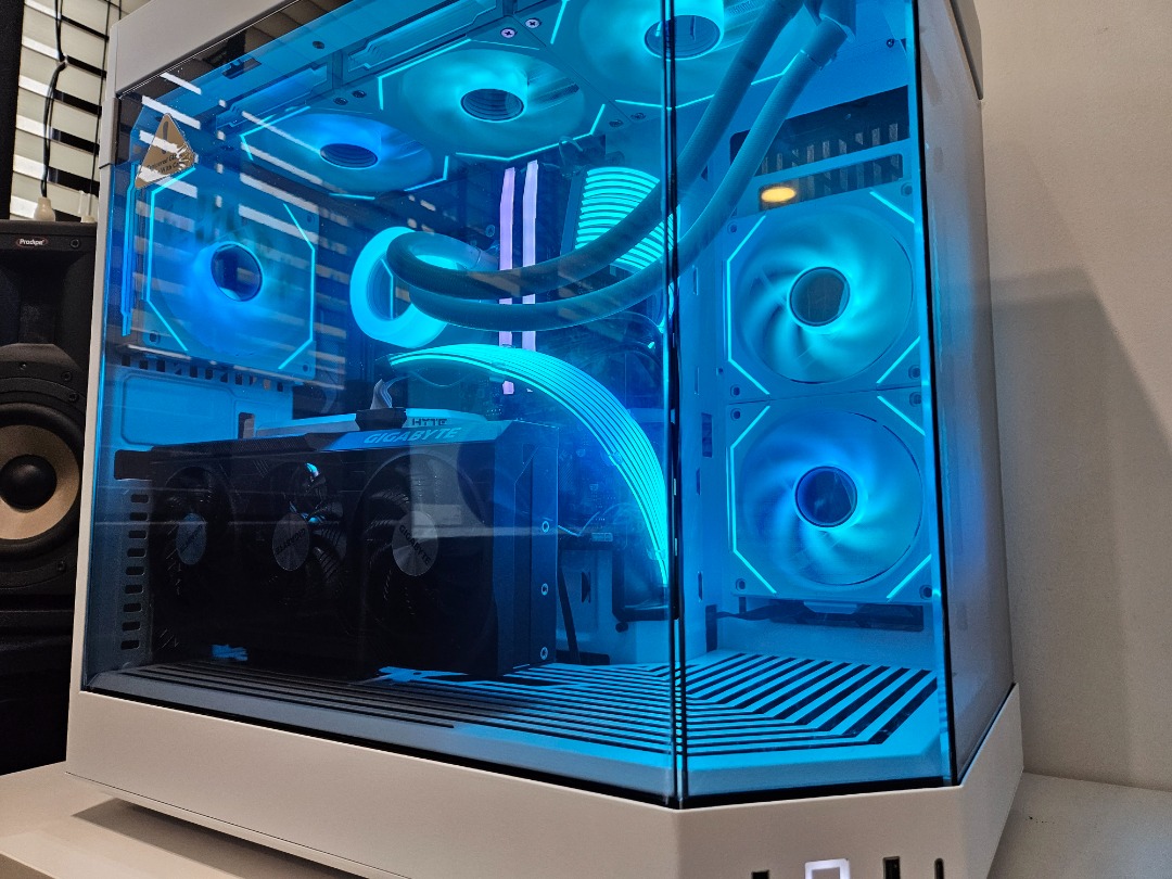 Aftershock PC Custom Gaming PC RTX 4070 TI / 13-600KF / HYTE Y60 ...