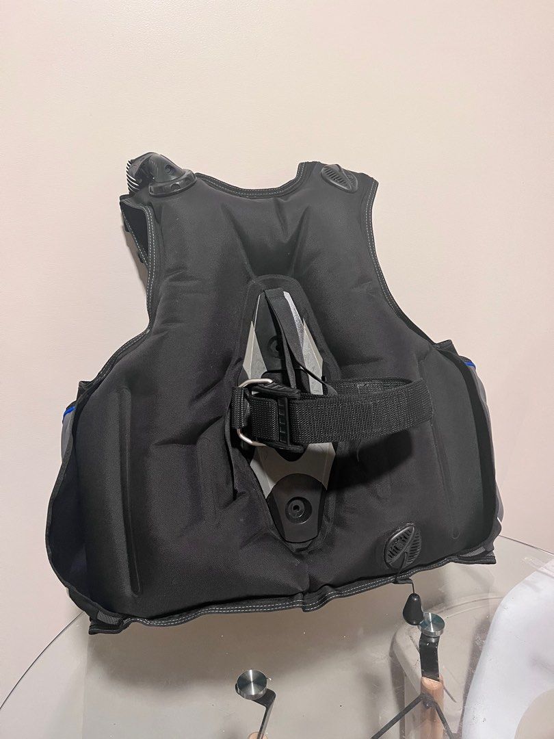 Aqualung Pro BCD LG, Sports Equipment, Sports & Games, Water Sports on ...