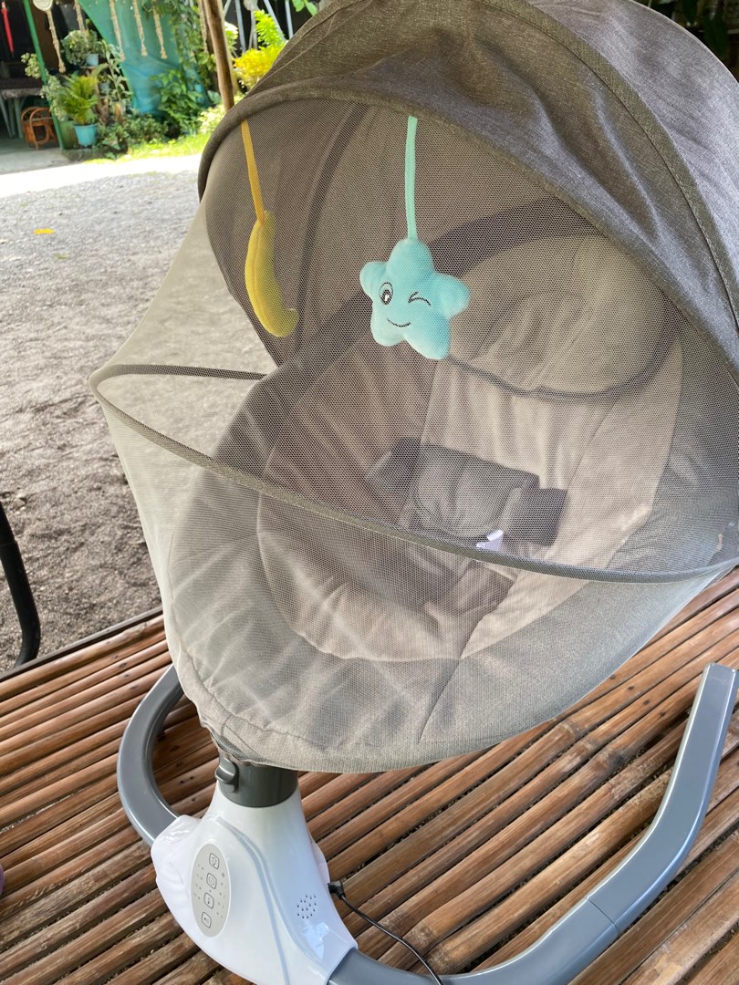 baby automatic swing / rocker with remote and still with box, Babies ...