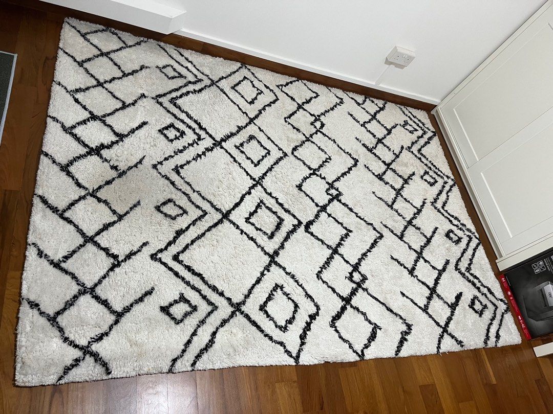 Castlery Aziza Rug (160cm x 230cm), Furniture & Home Living, Home Decor ...