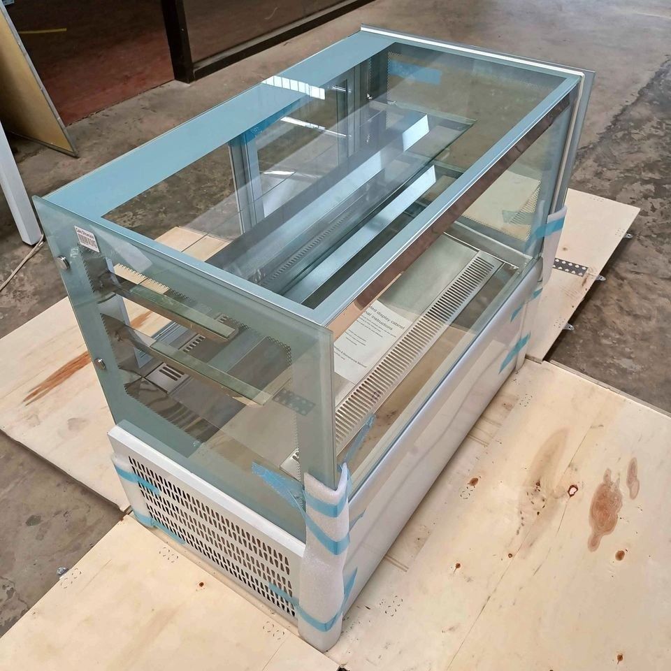 COMMERCIAL TABLE TOP CAKE CHILLER/BOX TYPE CHILLER, TV & Home ...