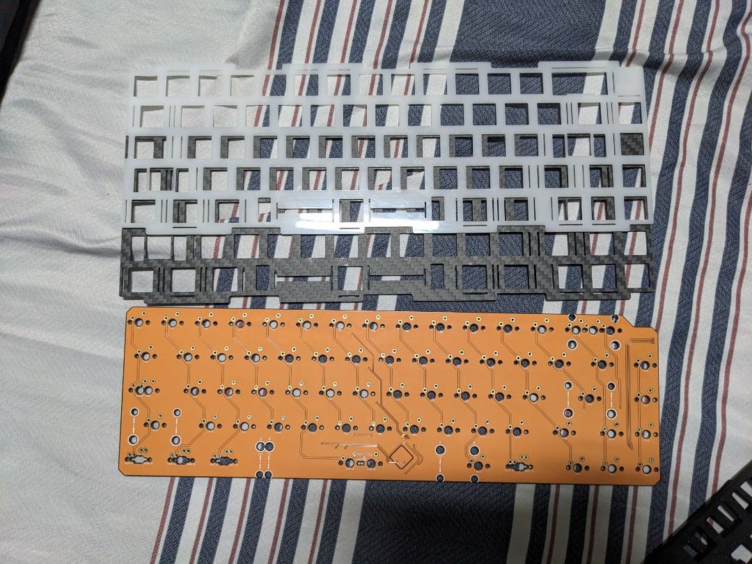 Forever65 navy with extra plate, Computers & Tech, Parts & Accessories ...