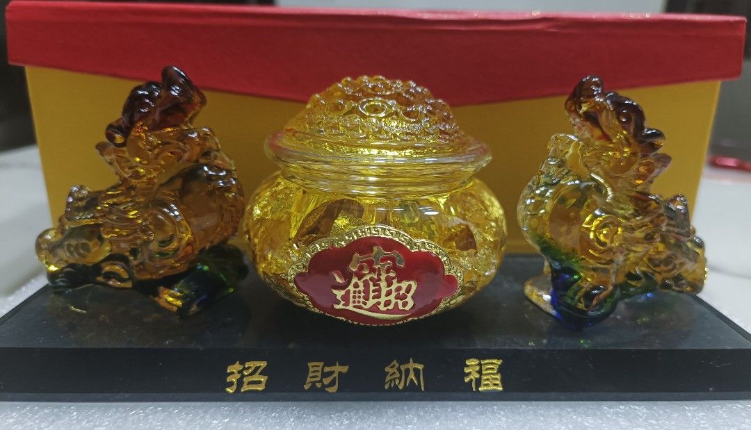 FENGSHUI FORTUNE PIXIU WITH WEALTH POT Display, Hobbies & Toys ...