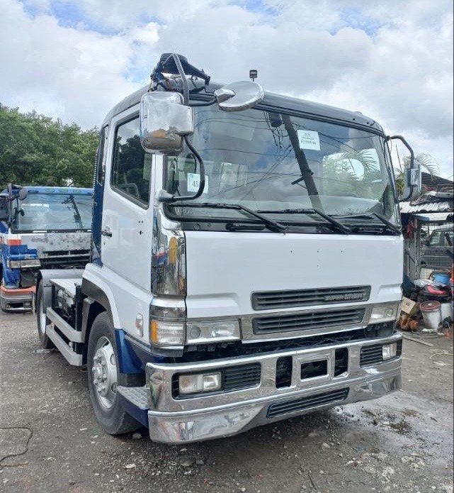 Fuso 6m70 tractor head on Carousell