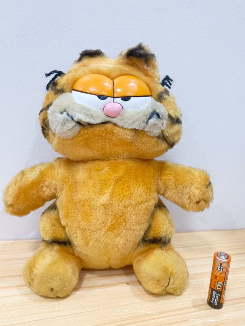Garfield - Original Garfield, Hobbies & Toys, Toys & Games on Carousell