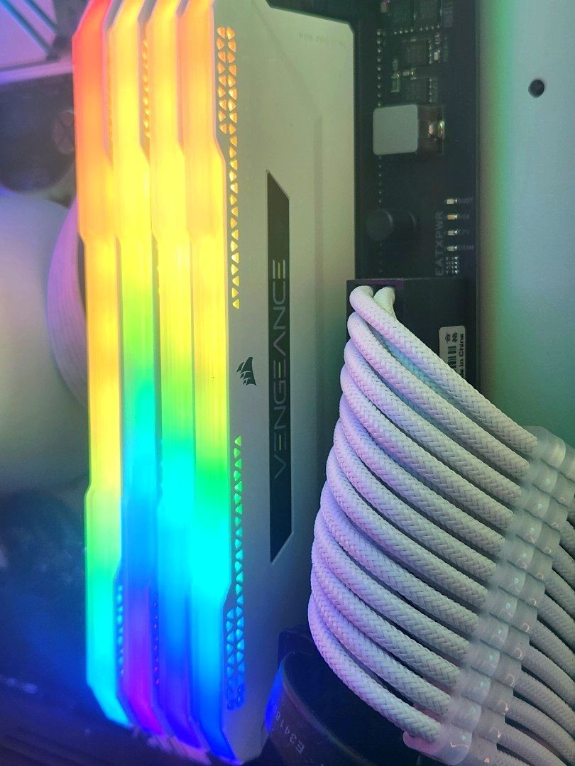 High performing Gaming Desktop (5600x / 8 x 4 32gb corsair vengeance ...