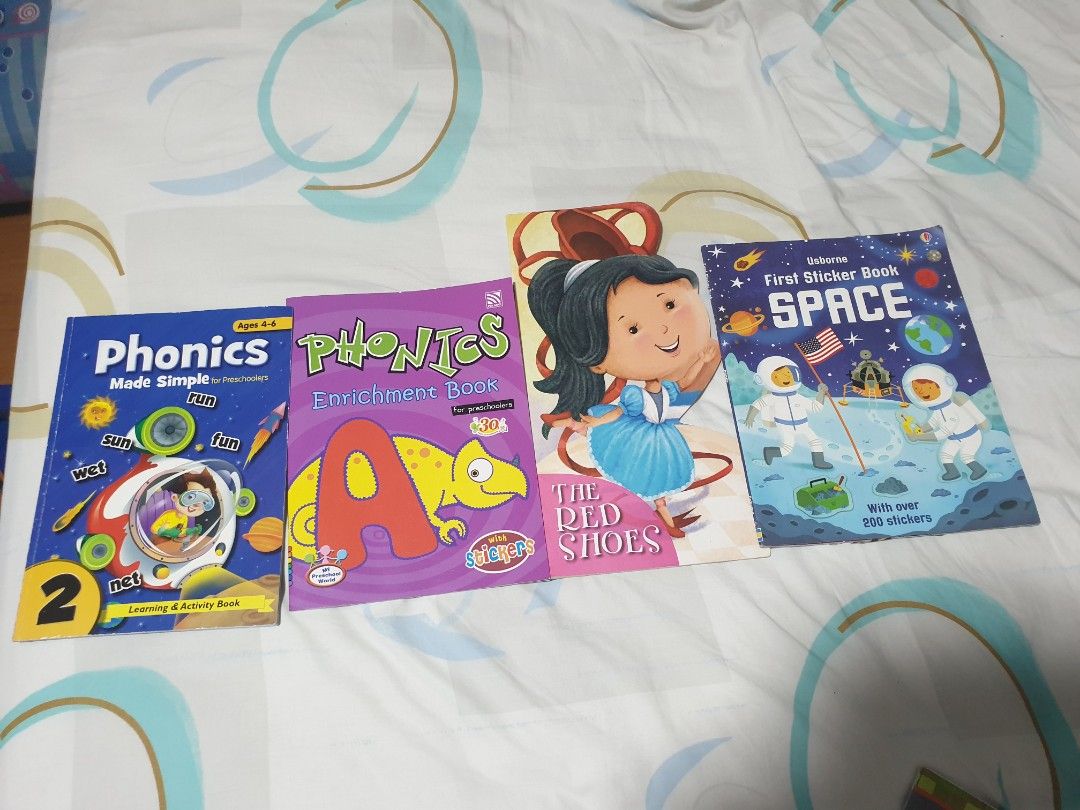 Learn to Read Books LEVEL 1-4 (w/ freebies), Hobbies & Toys, Books ...