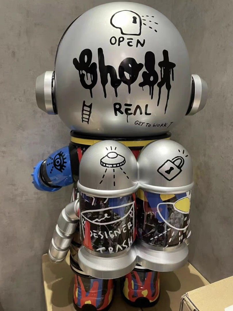 [LIMITED EDITION POPMART] POPMART MEGA SPACE MOLLY 1000% TREVOR ANDREW ...